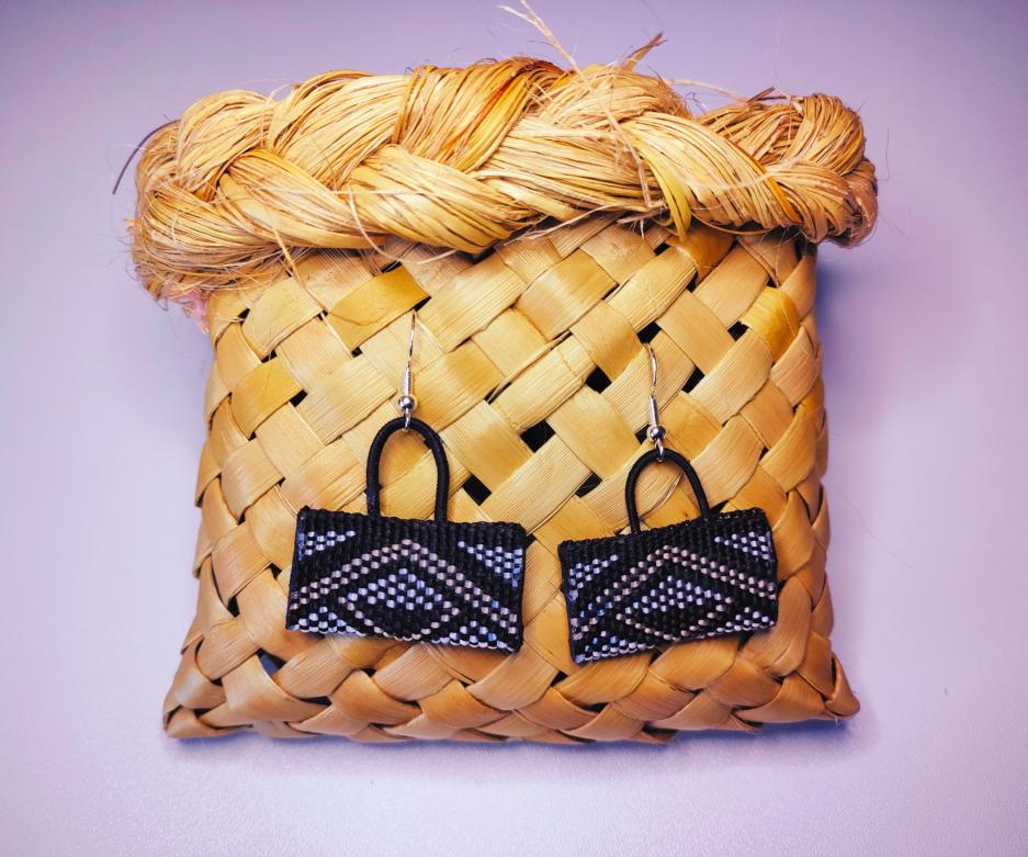 Taniko Kete Earrings – Beige | Perehana NZ